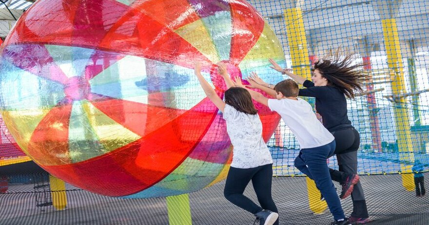 Bosc Urbà: Circuito de aventura + Jumping a 4m con vistas a Barcelona ...