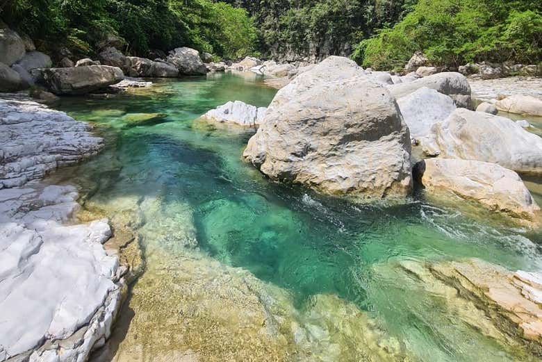 Senderismo por la ribera del río Muchas Aguas (San Cristóbal ...